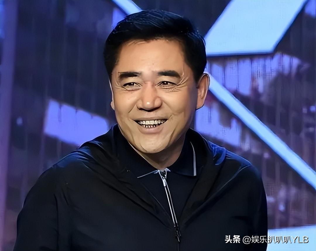 The 67-year-old Chen Baoguo, who is known as the "acting madman", has made the world look at him ...