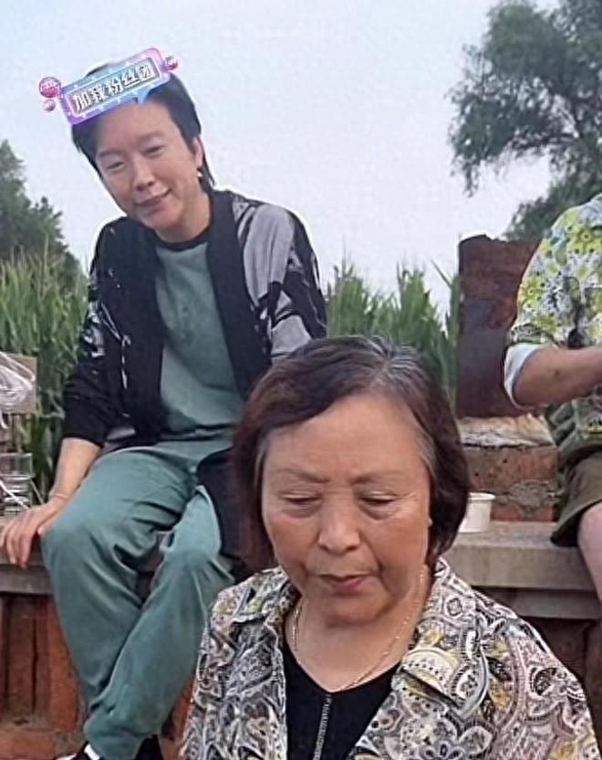 Li Yugang returned to his hometown to settle down? Is he in a wheelchair? Why do so many people ...