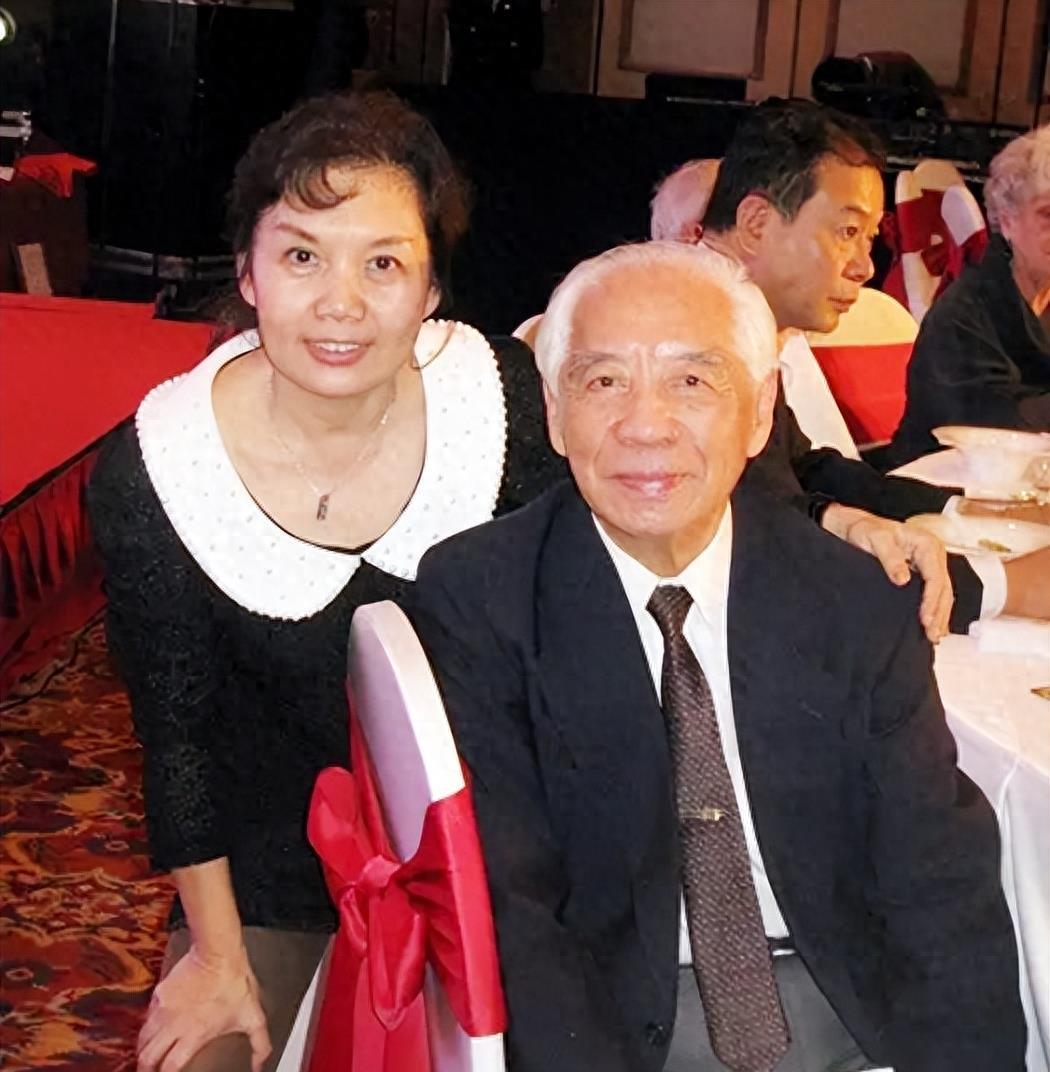 On the afternoon of October 22, HKT, Wu Shuang, the daughter of Xin ...