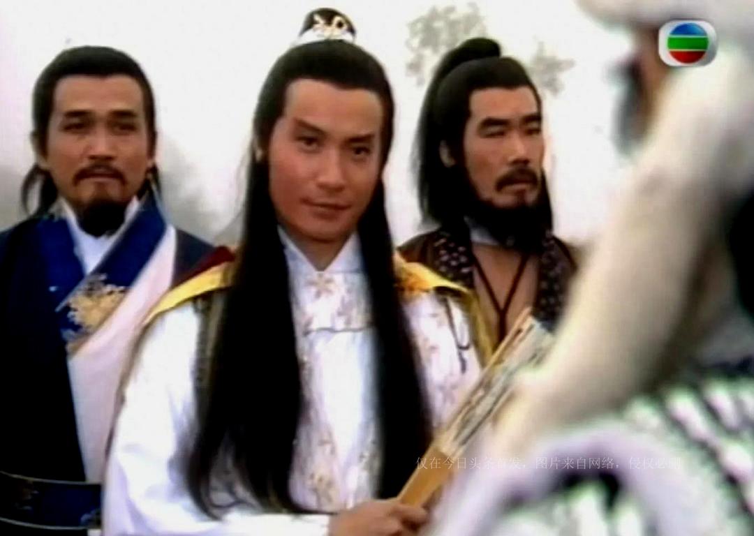 Comparing the appearance of Murong Fu in the seventh edition, who is ...