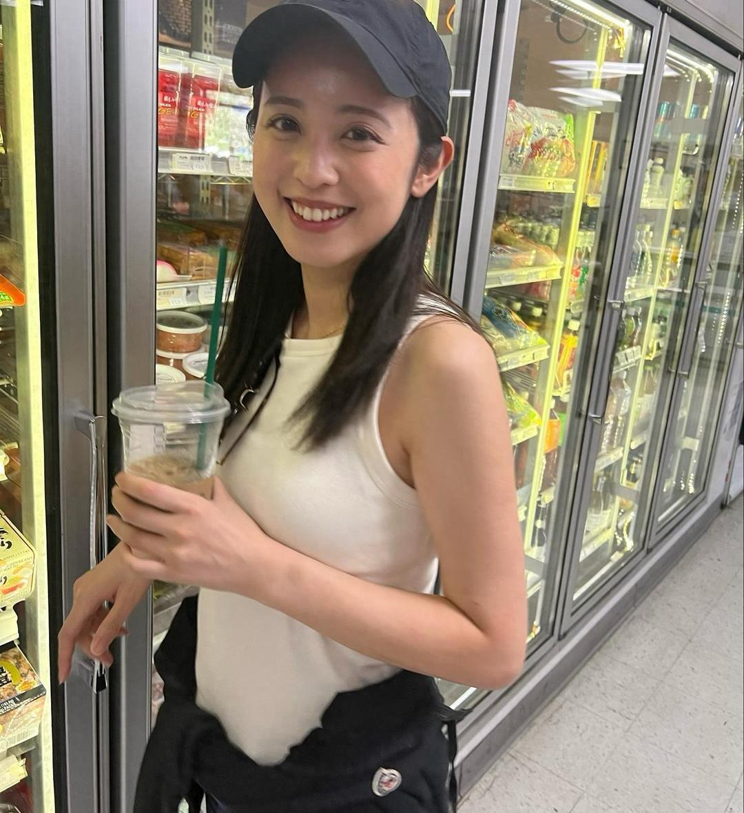 Watanabe Yuta's wife posts photos at Phoenix Airport: They have moved ...