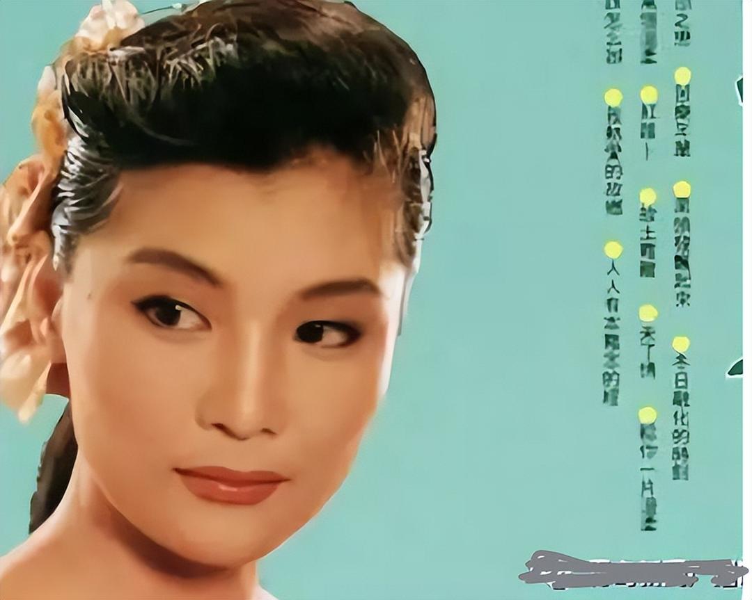 Singer Fan Linlin: Accompanying her deceased parents with two military ...