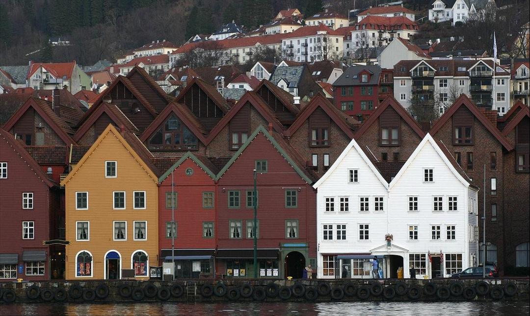 Norwegian traditional wooden architecture, contrast with modern ...