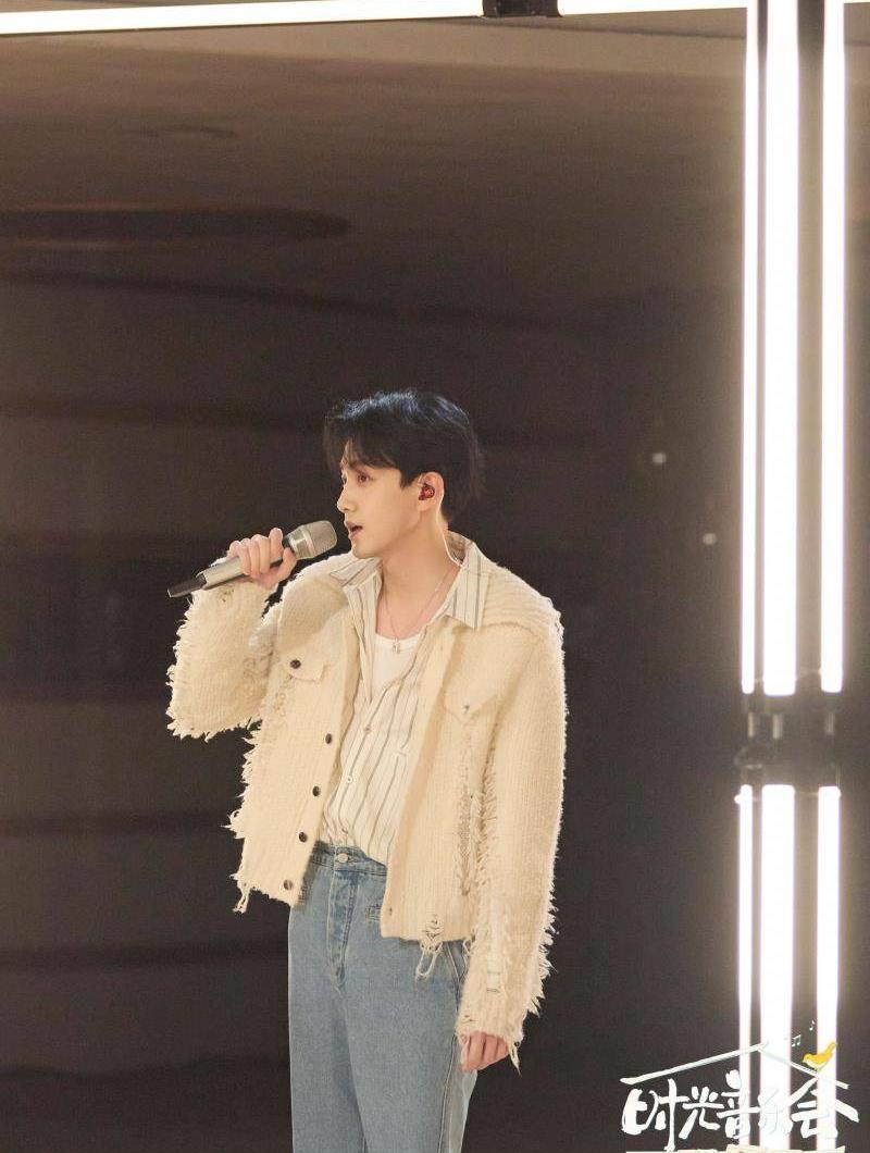 "Time Concert" Deng Ziqi wrote the first song "Whose Happiness Have You ...