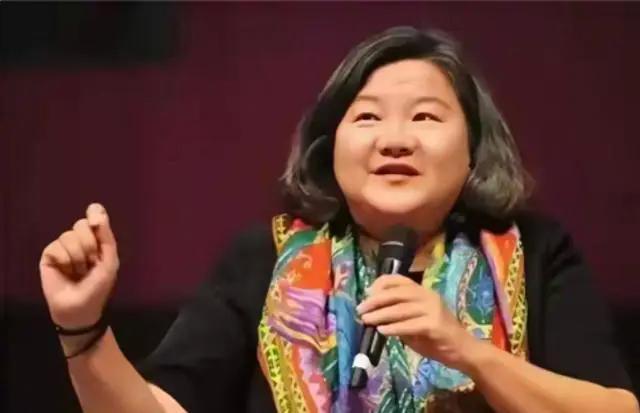 When 58-year-old Gong Li and 62-year-old Hong Huang stood together, I ...