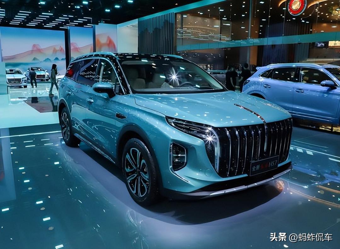 This is called a "conscience luxury car"! Nearly 5 meters long ...