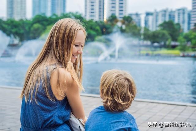 How to arrange generations in a family tree: the ties of family ties ...