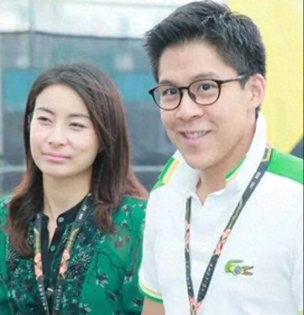 Huo Qigang walked out of the luxury car and left in the rain. Guo ...