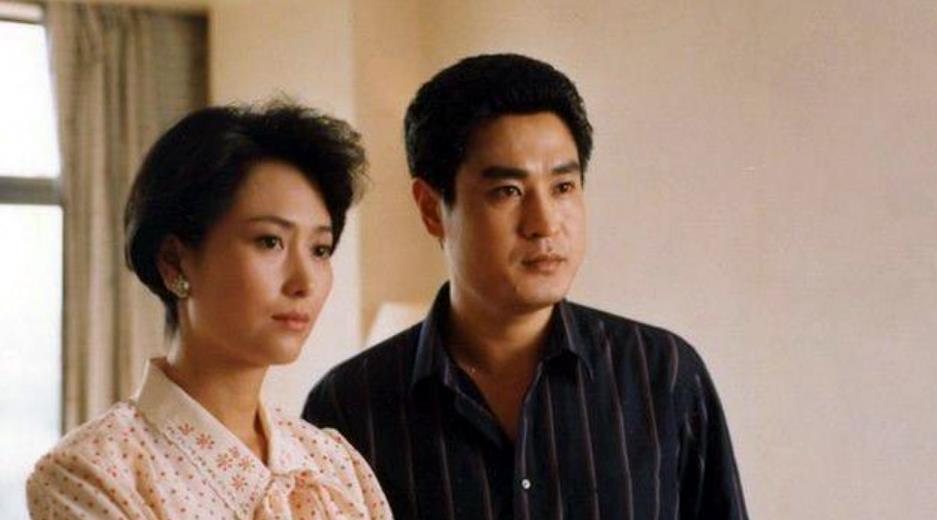 "Amazing two wives! The secret love history of Chen Rui, the master of pearl shadows!" - iMedia