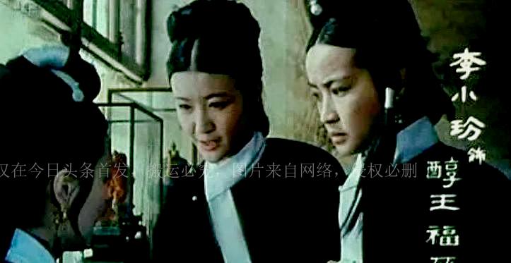 CCTV Spring Festival Gala host Li Xiaobin: She is a smash hit and has ...
