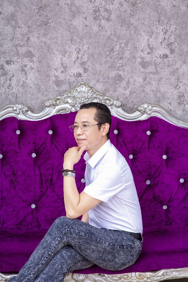 Well-known singer Tan Wei releases new song "Love Song of the Sea of ...