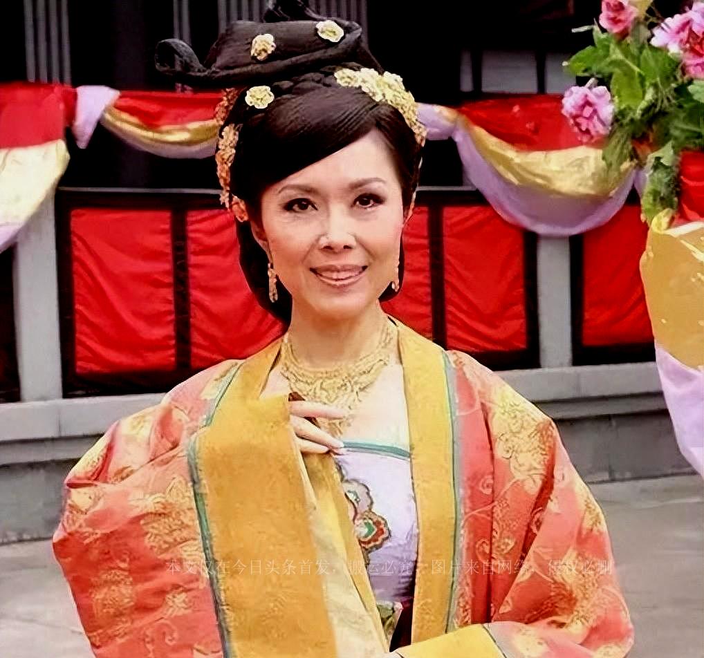 Guan Juying and her same-sex rich woman partner attended the dinner and ...