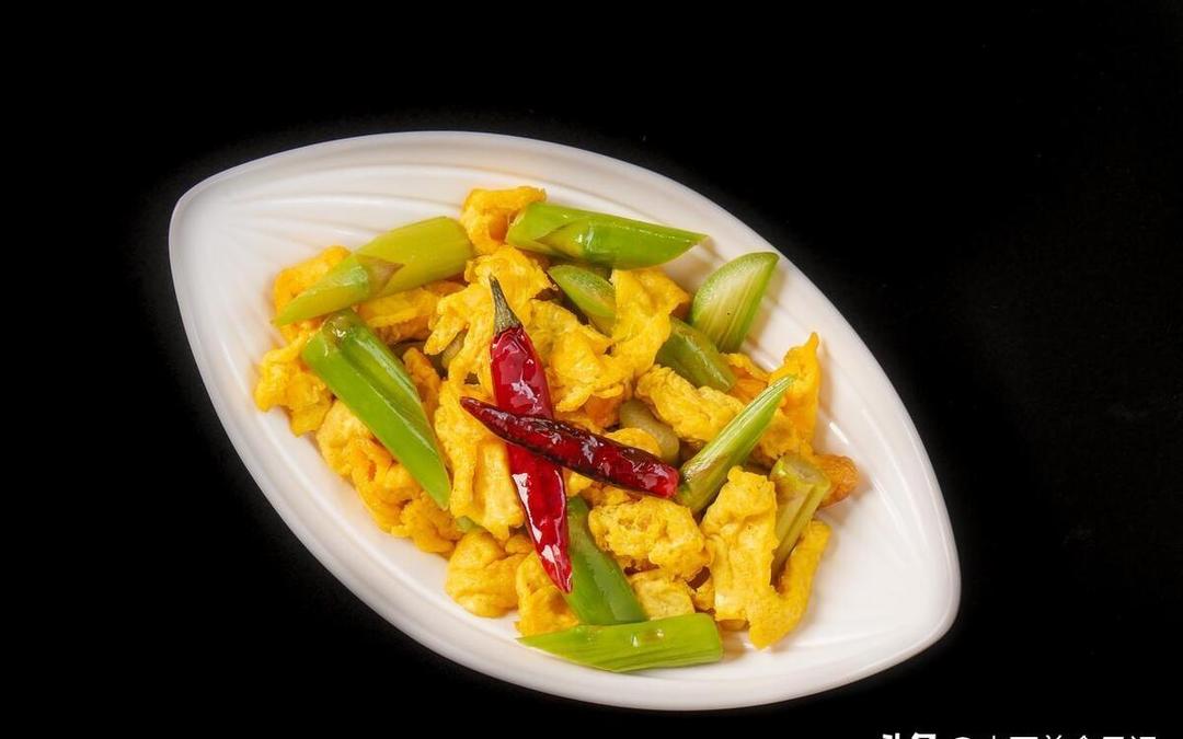 Easily learn how to make homemade scrambled egg skins, delicious and ...