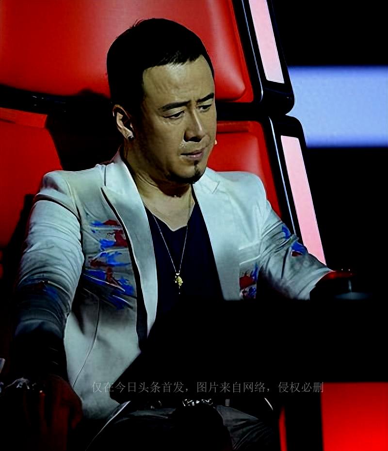 Chen Bing participated in Sing! China 9 years ago and became famous but ...