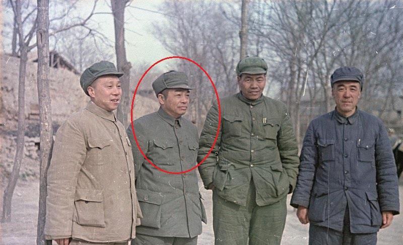 Mr. Peng under the Soviet color lens: thick eyebrows, big eyes, full of ...