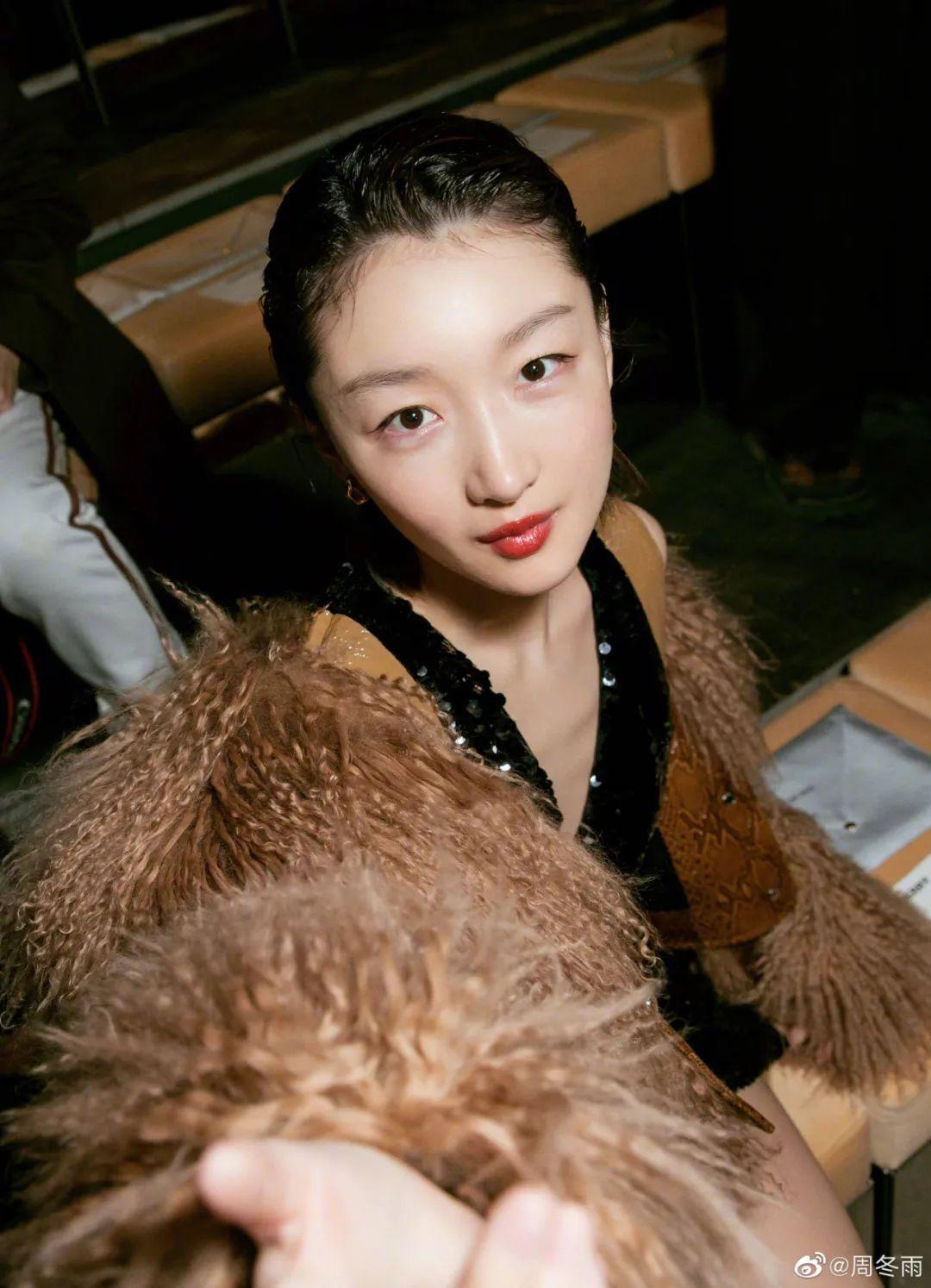 Zhou Dongyu's private life is chaotic: he lost both fame and fortune ...