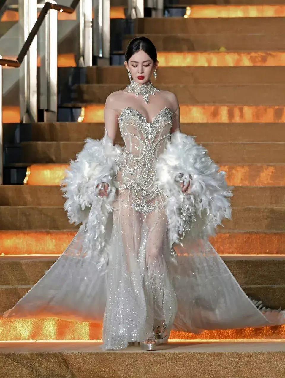 Nazha: The goddess of bright and beautiful temperament that shines all ...