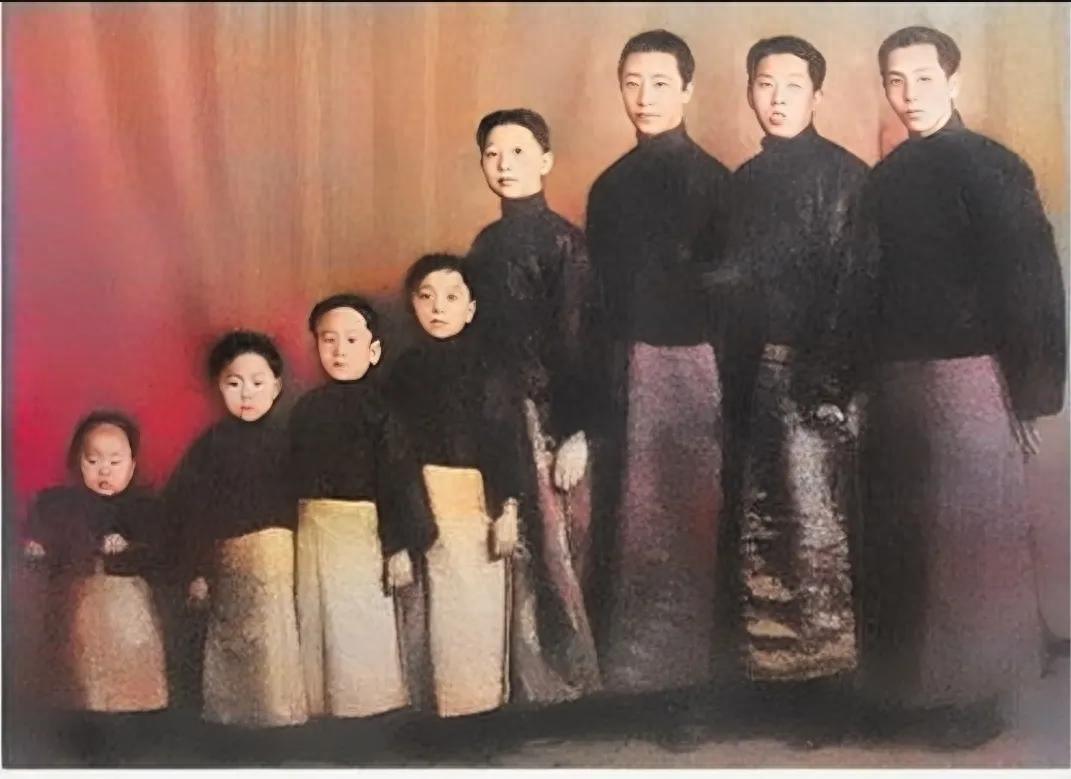 In 1927, Zhang Zuolin's eight sons took a rare group photo, and the ...