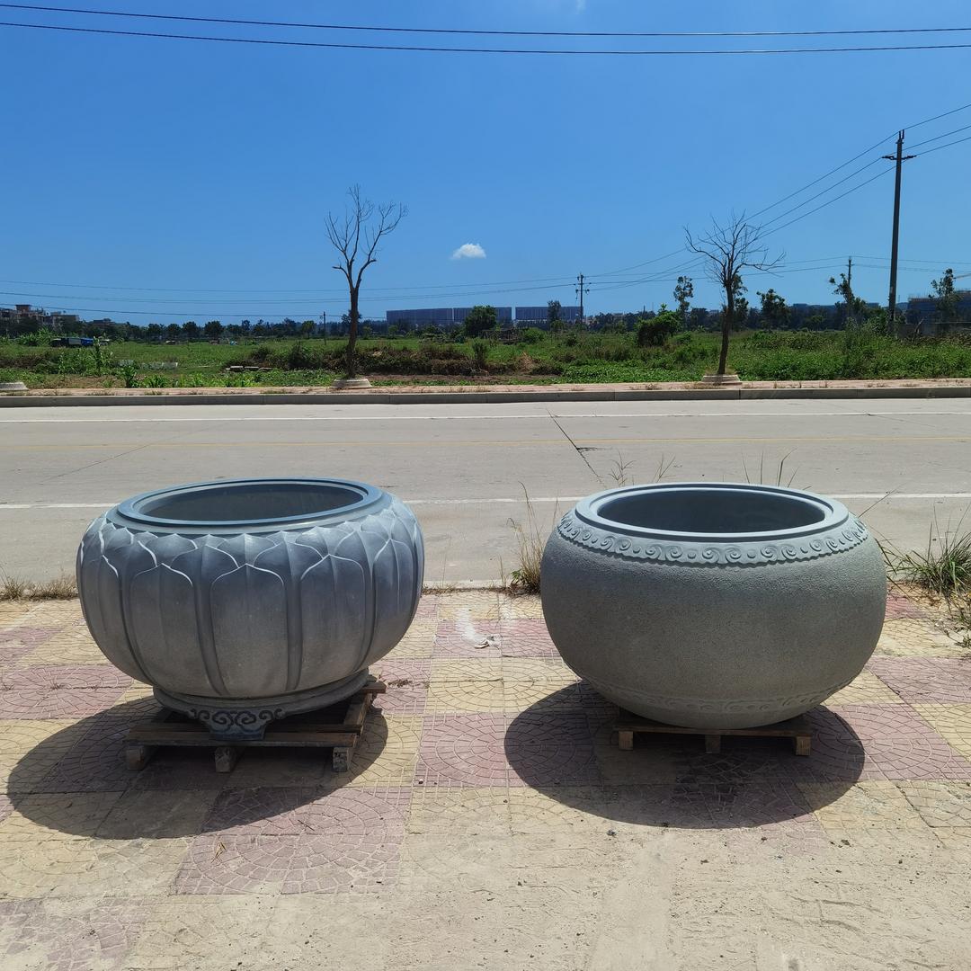 Stone water tank, flowing history - iMedia