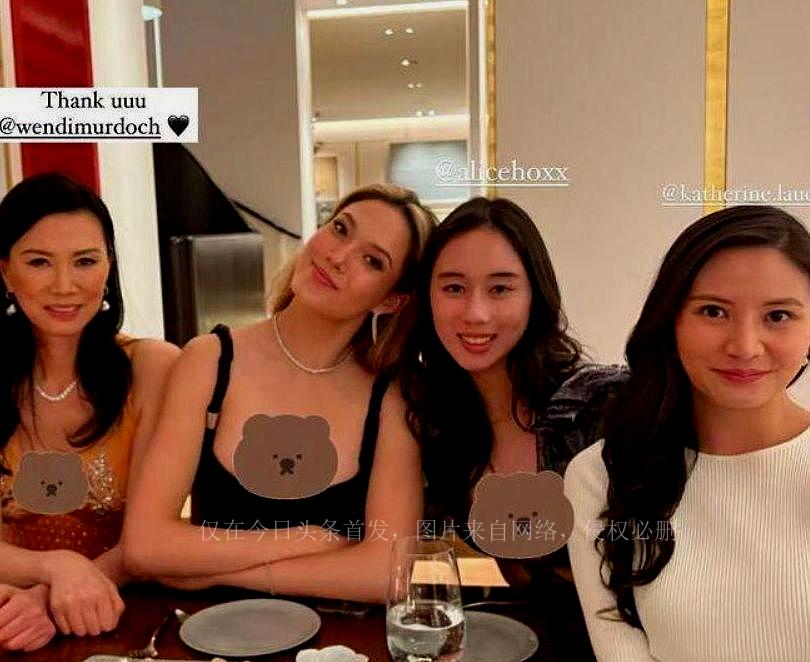 Eileen Gu, He Chaoxin and Deng Wendi gathered together. He Chaoxin's ...