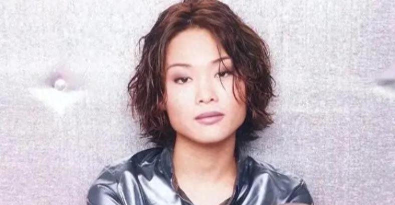 Lost legend: 49-year-old female singer forgotten by the world - iMedia