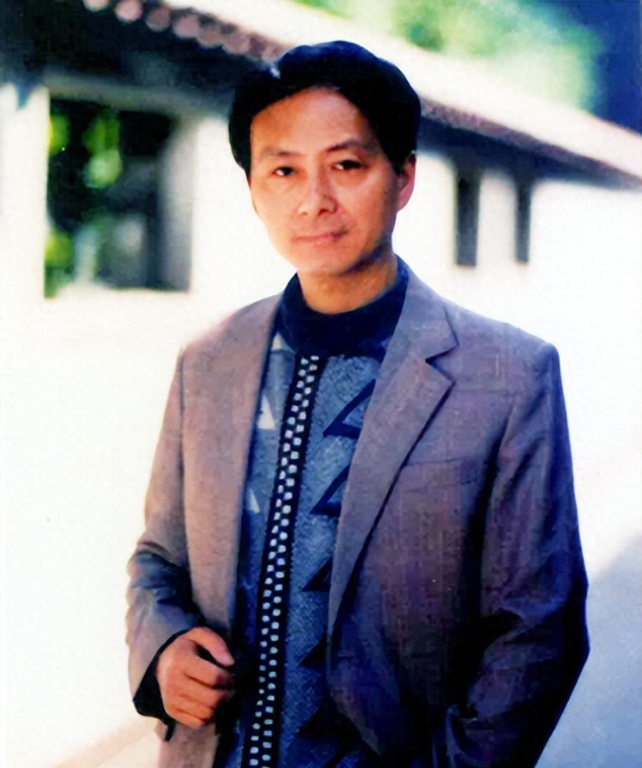 Dubbing master Tong Zirong: I still live in a 30-square-meter house and ...