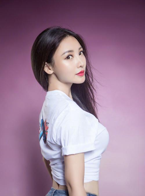 A nostalgic Hong Kong drama with a score of 9.1, alluding to Tse Yin Xiao Fangfang and telling ...