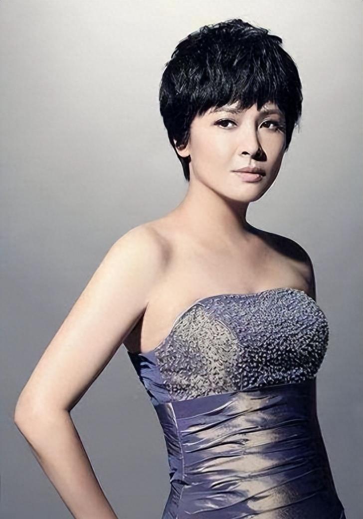 Su Jin: She became famous with "Never Close Eyes". When she was popular ...