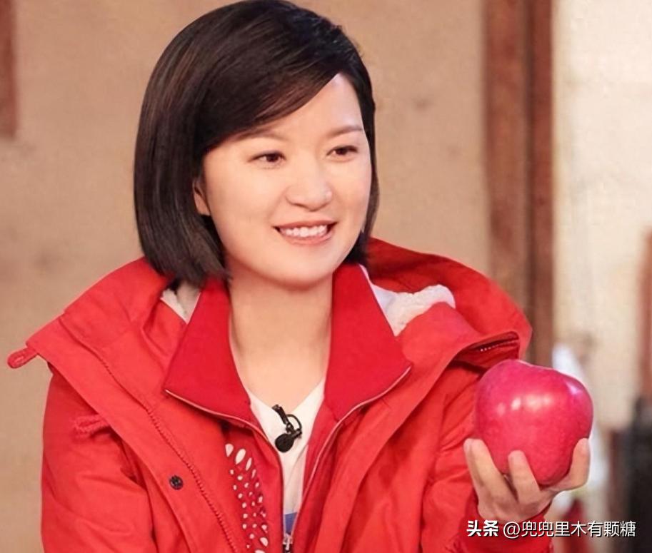 Chen Rong, the famous host of Shanghai Satellite TV, had her hosting certificate revoked. After ...