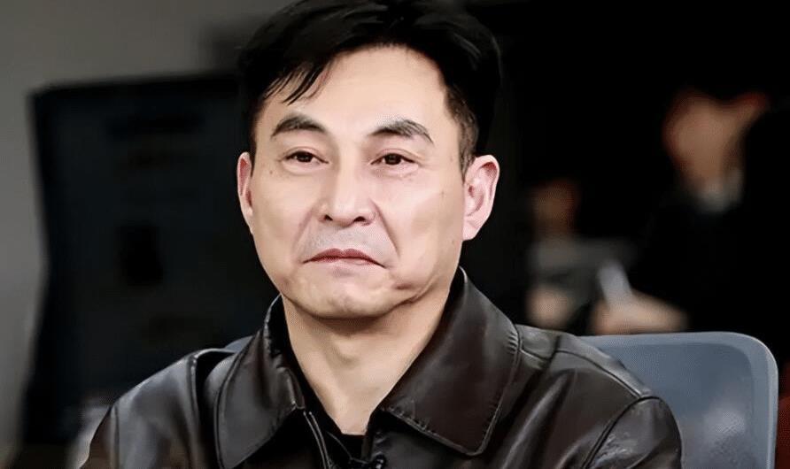 He was a famous actor who lost his parents and wife one after another ...