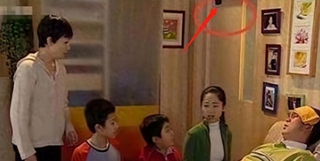 Even a three-year-old child can see the gang-crossing scene in "Family ...