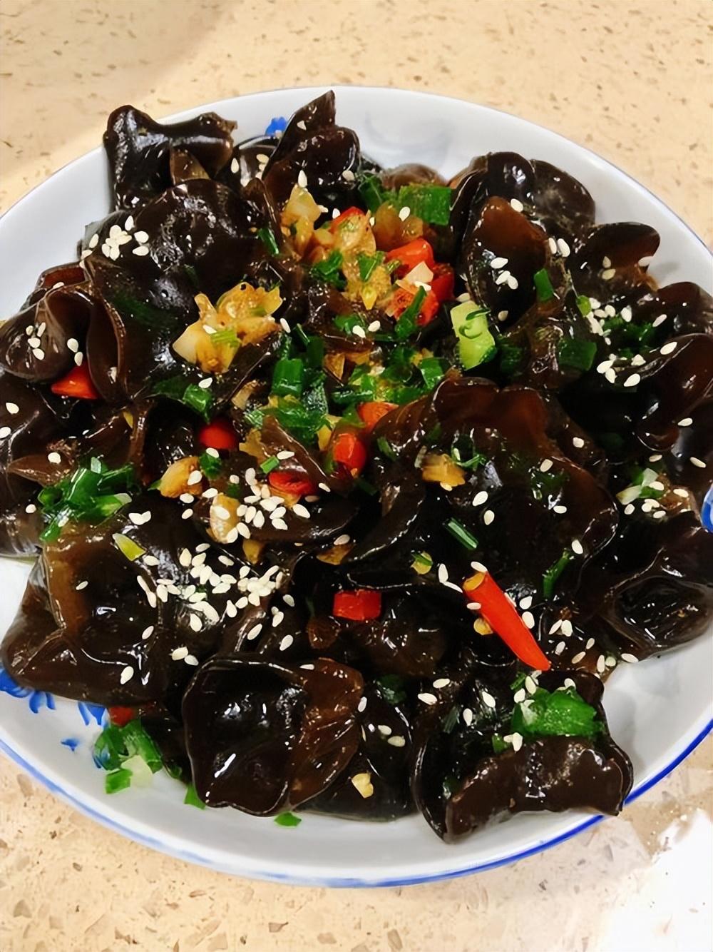 The fungus juice is a quick and refreshing dish to eat in summer, and ...