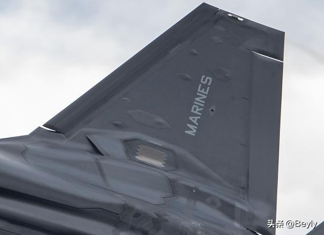Stealth fighter, take a closer look at some of the surface ...