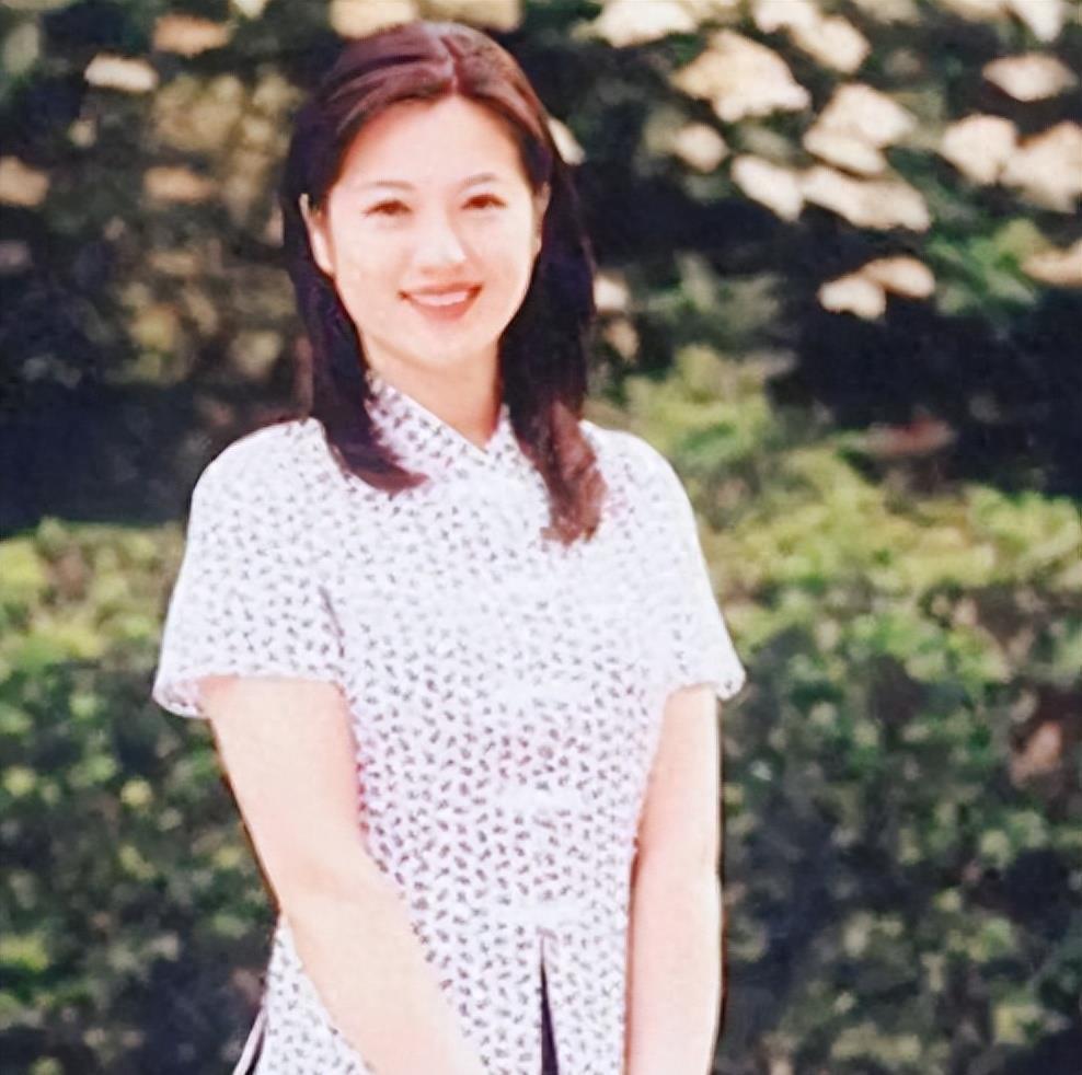 From fighting cancer to transformation: CCTV host Ni Ping's 10-year ...