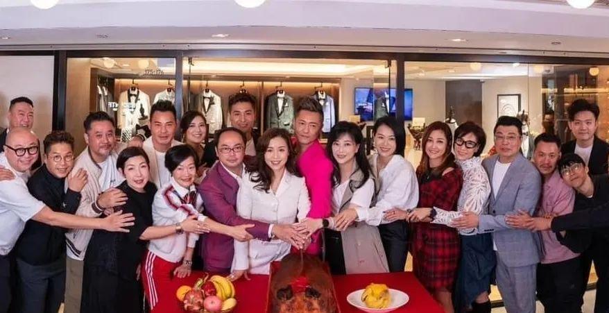 Grasshopper Su Zhiwei opens a suit shop, and stars support him, but Cai ...