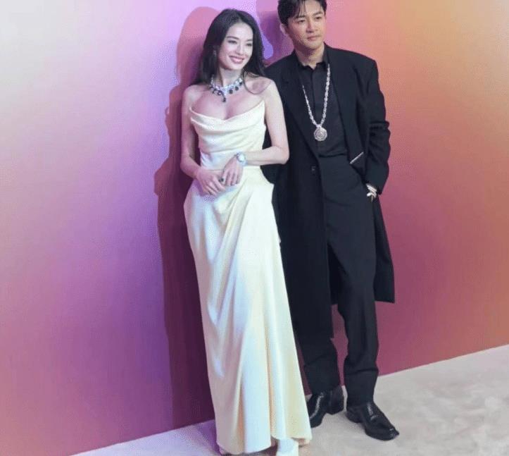 When 47-year-old Shu Qi and 27-year-old Yu Shuxin stood together, I ...