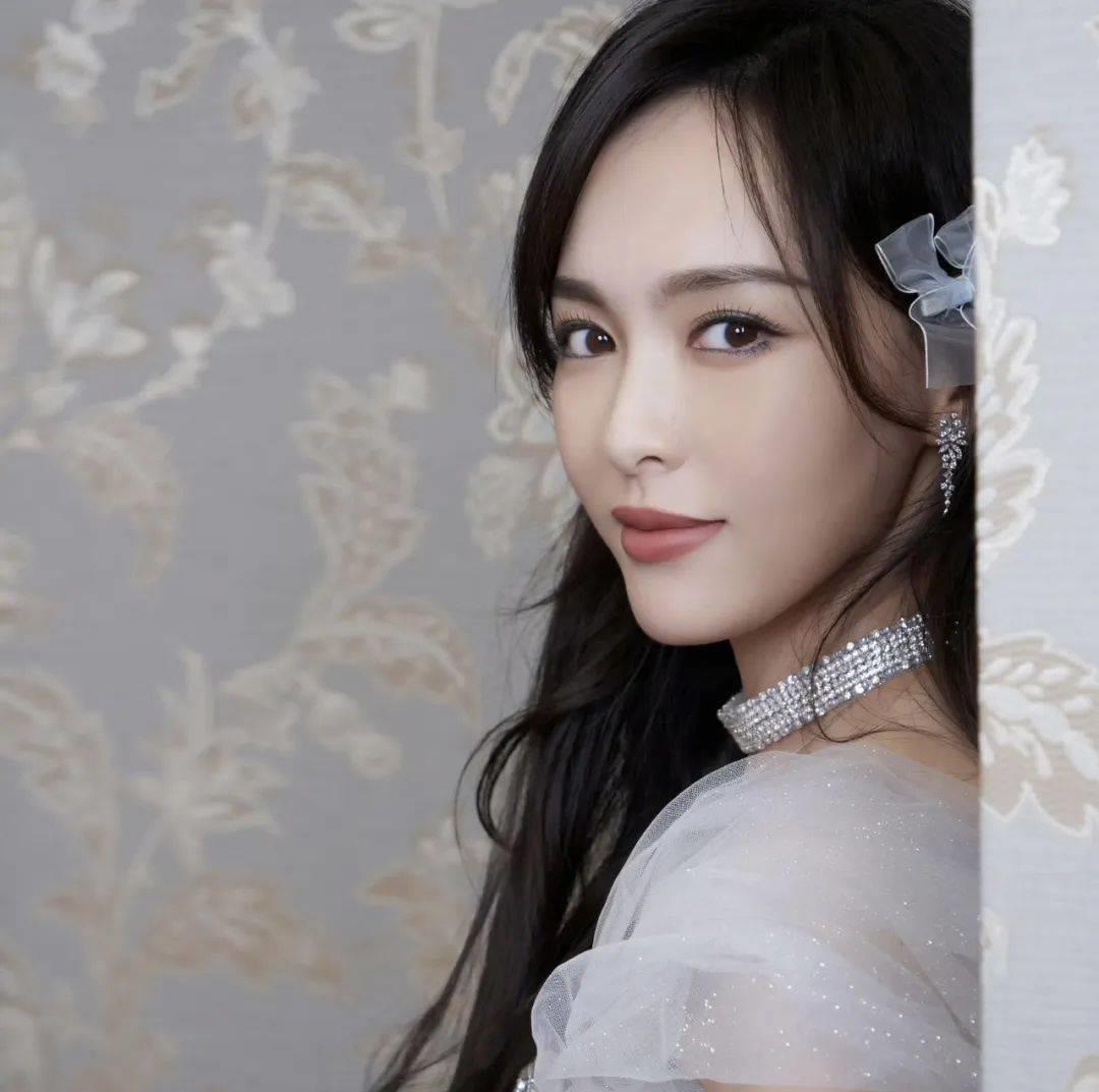 Yi Yang Qianxi was exposed to unspoken rules? Wang Hedi pursues Liu Yifei? Joker Xue escapes ...