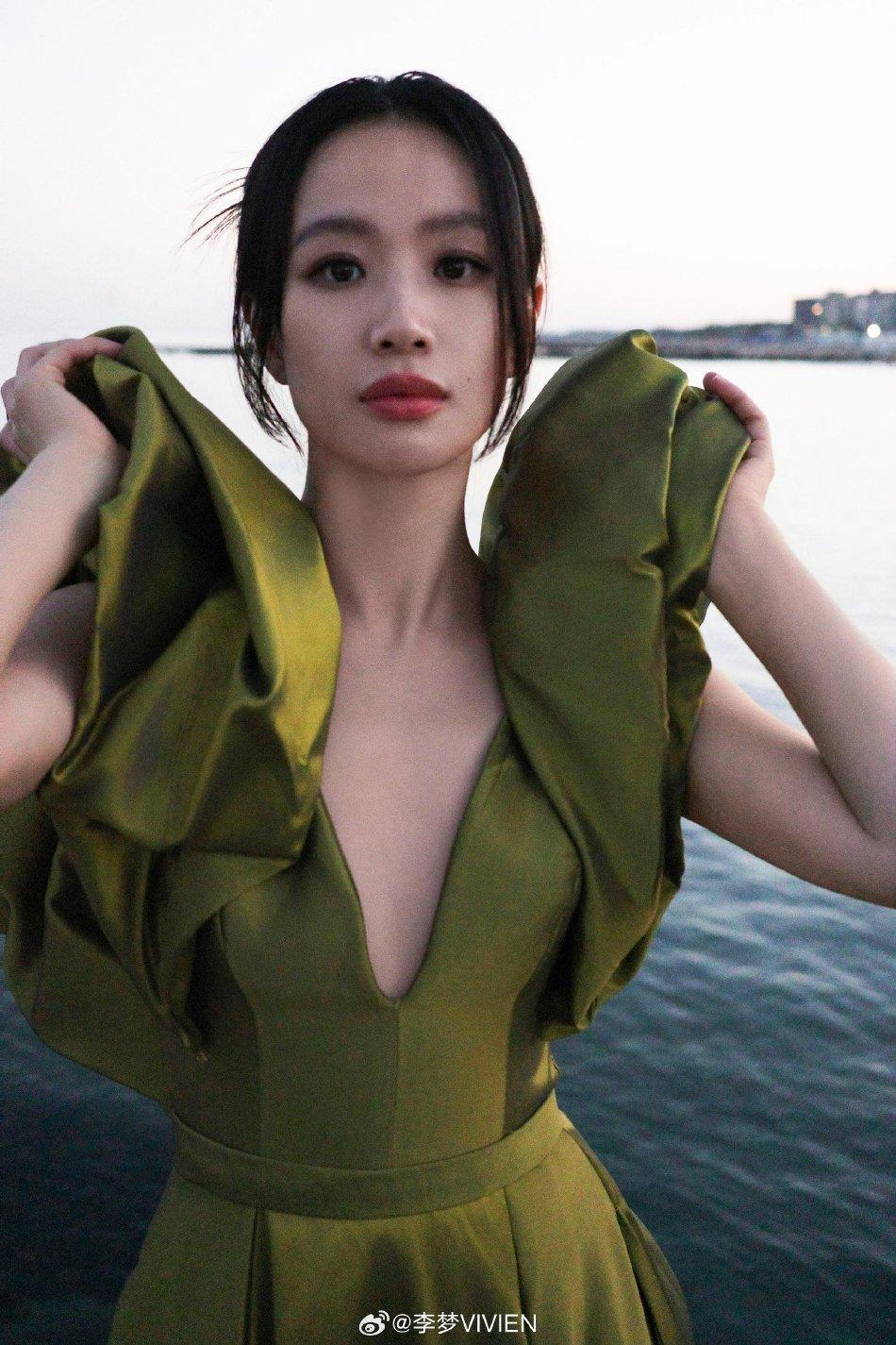 Li Meng's beautiful photos reveal her career line in Venice! Fair skin ...