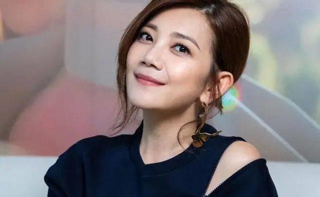 Fish Leong's famous songs are all broken and out of tune, and the love ...