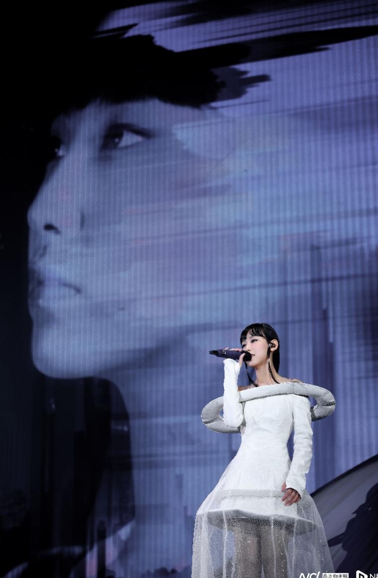 Yan Mingxi set fire to Hong Kong, and the 18-year-old genius made a ...