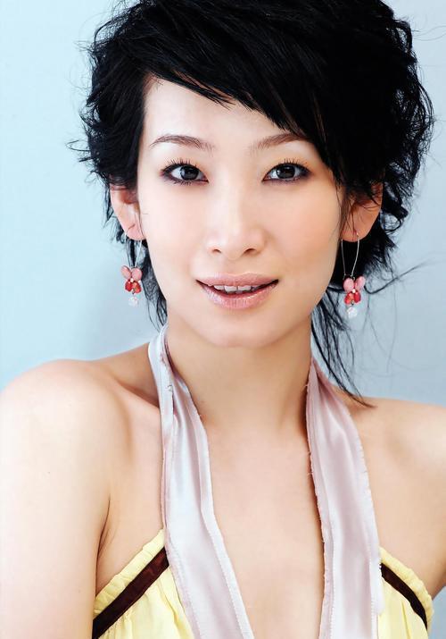 He and Zhang Ziyi are in the same class. After winning awards for ...