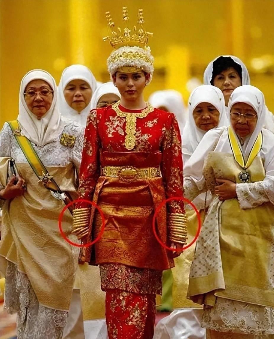The daughter of a wealthy family marries the prince of Brunei, she is ...