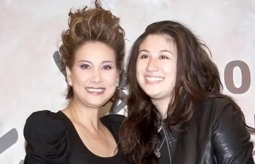 After the death of Coco Lee, Jenny Tseng bravely revealed that her late husband Fu Sheng had an ...