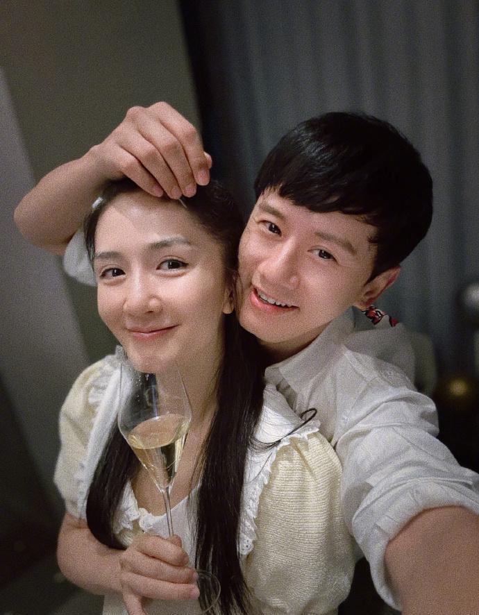 Zhang Jie shared a photo with his three daughters. They are dancing and ...