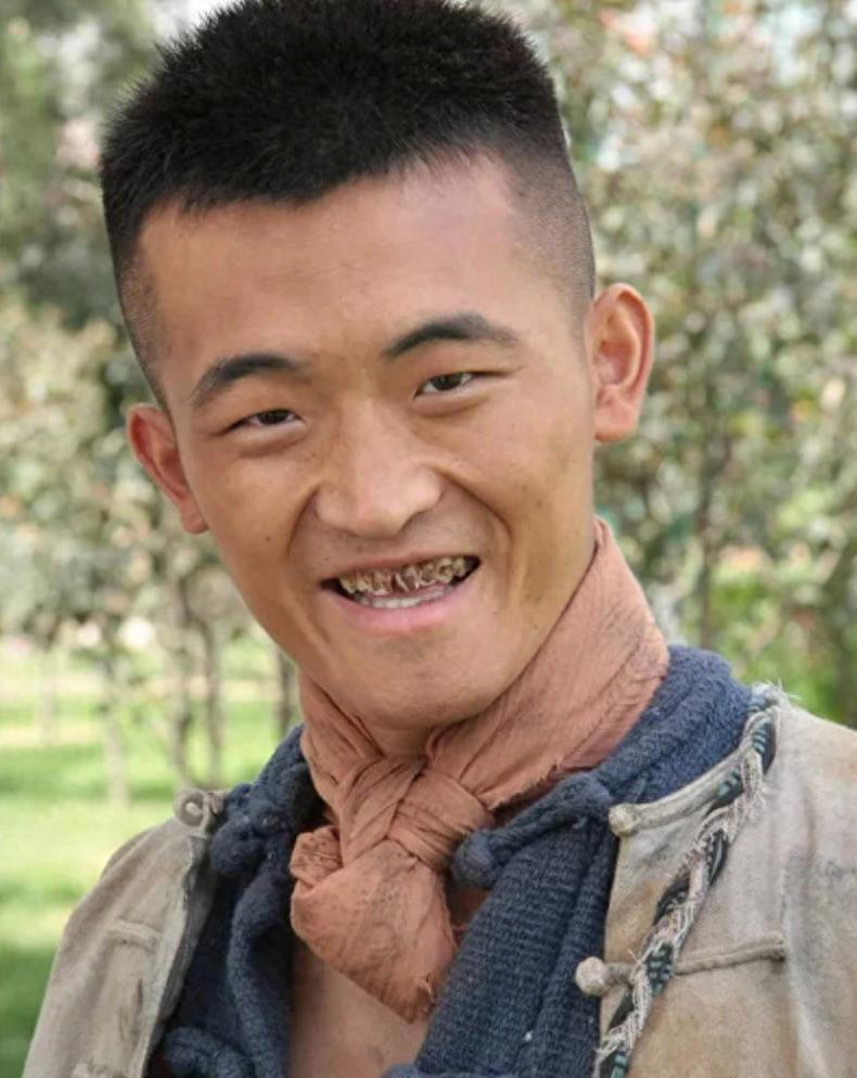 The entertainment industry is a circle. The "ugly" boy plays a ...