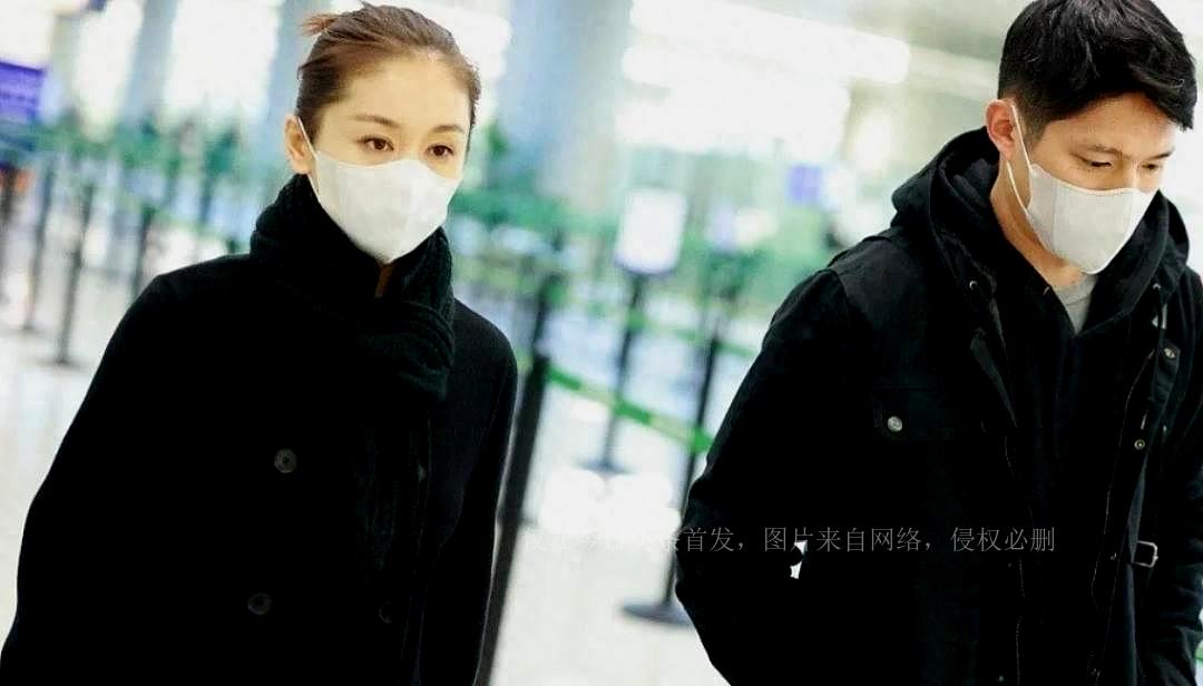 Wang Ziwen and her boyfriend appeared at the airport and stroked Wu ...