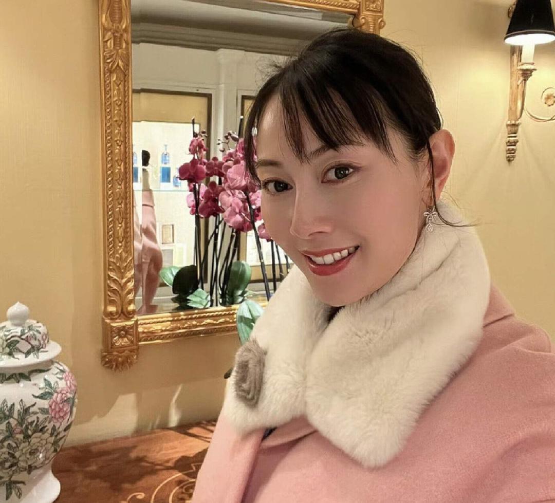 Yuan Jiamin: Living alone in London, netizens speculate that a wealthy ...