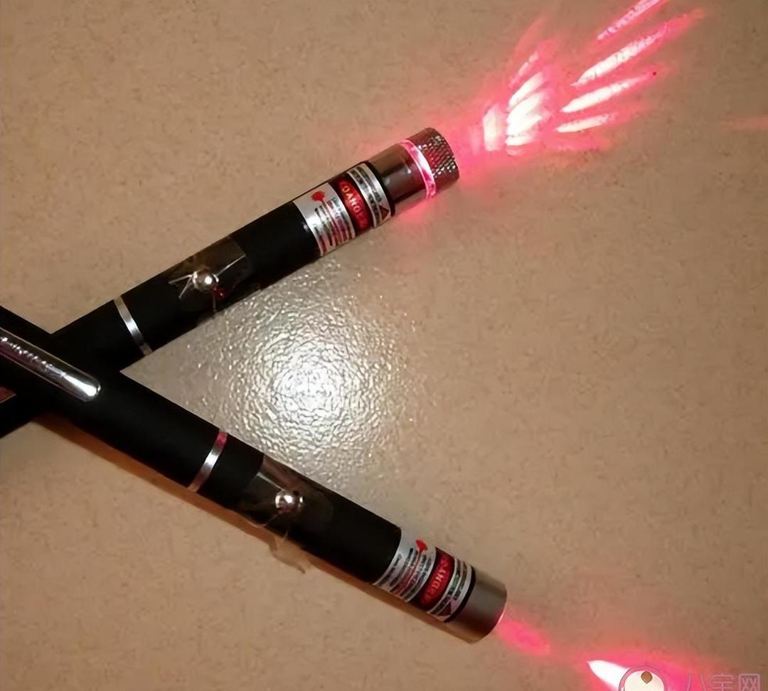 Shocking incident! Yu Shuxin was struck by a laser pen! - iMedia