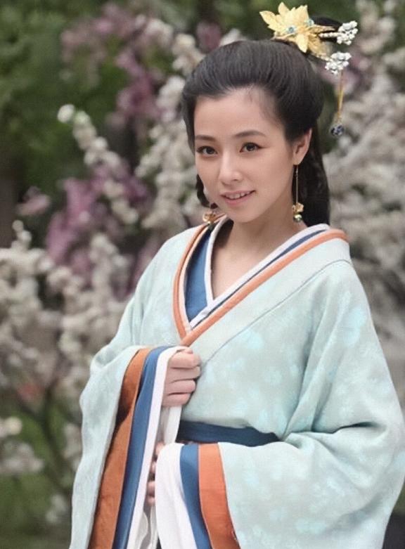 After watching the raw photos of "Beauty's Scheming", I realized how perfunctory current costume ...