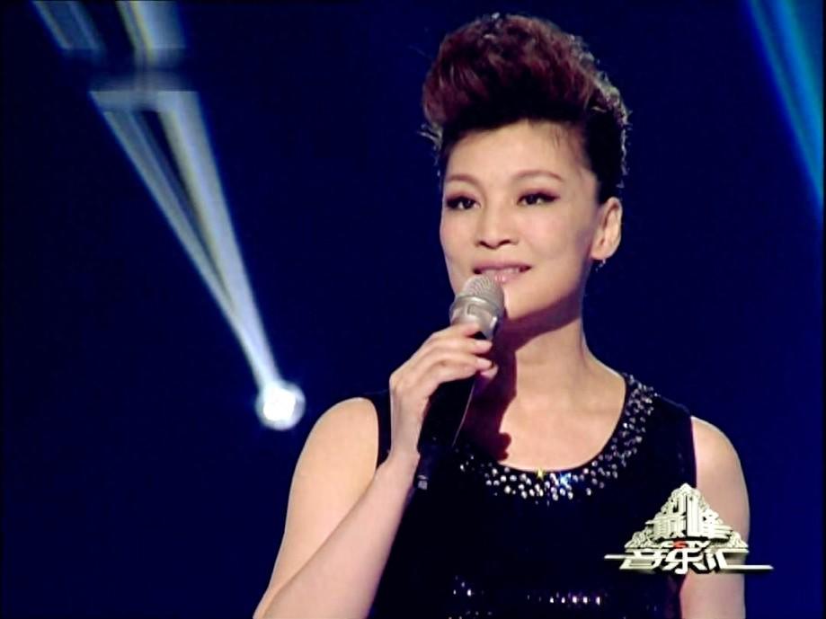 Singer Fan Linlin: Accompanying her deceased parents with two military ...
